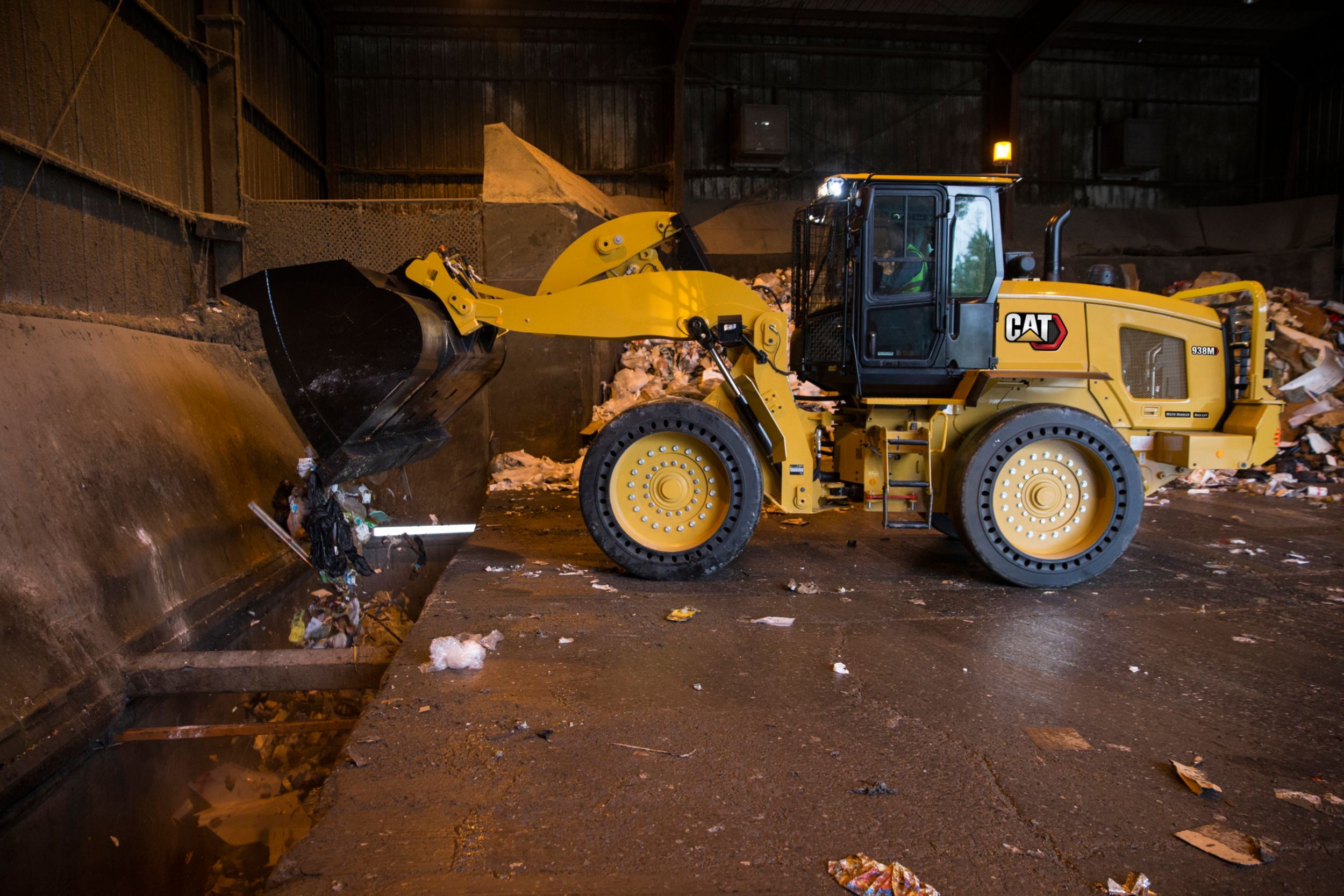 938M Waste Handler | Peterson Cat