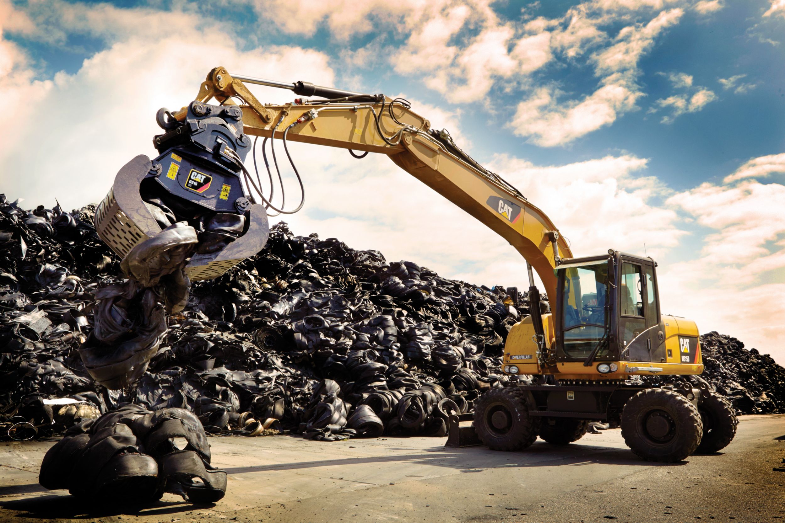 G332 Demolition & Sorting Grapple: 587-8994 | Peterson Cat
